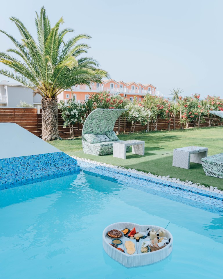 Floating Breakfast Zakynthos – Elevate Your Mornings with Our Exquisite ...